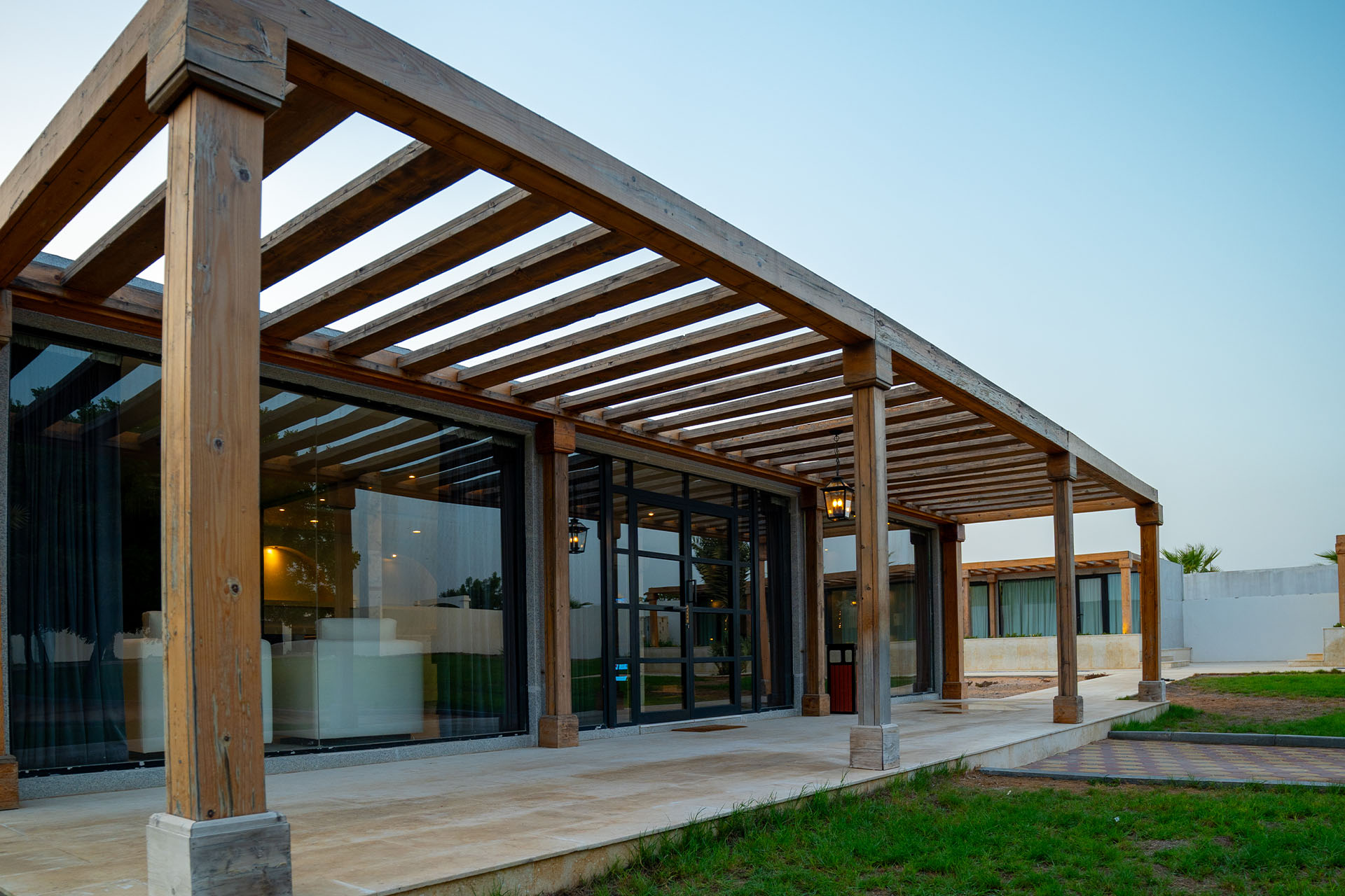 AL JUNAIDI FARM Landing - Bridge Retreats